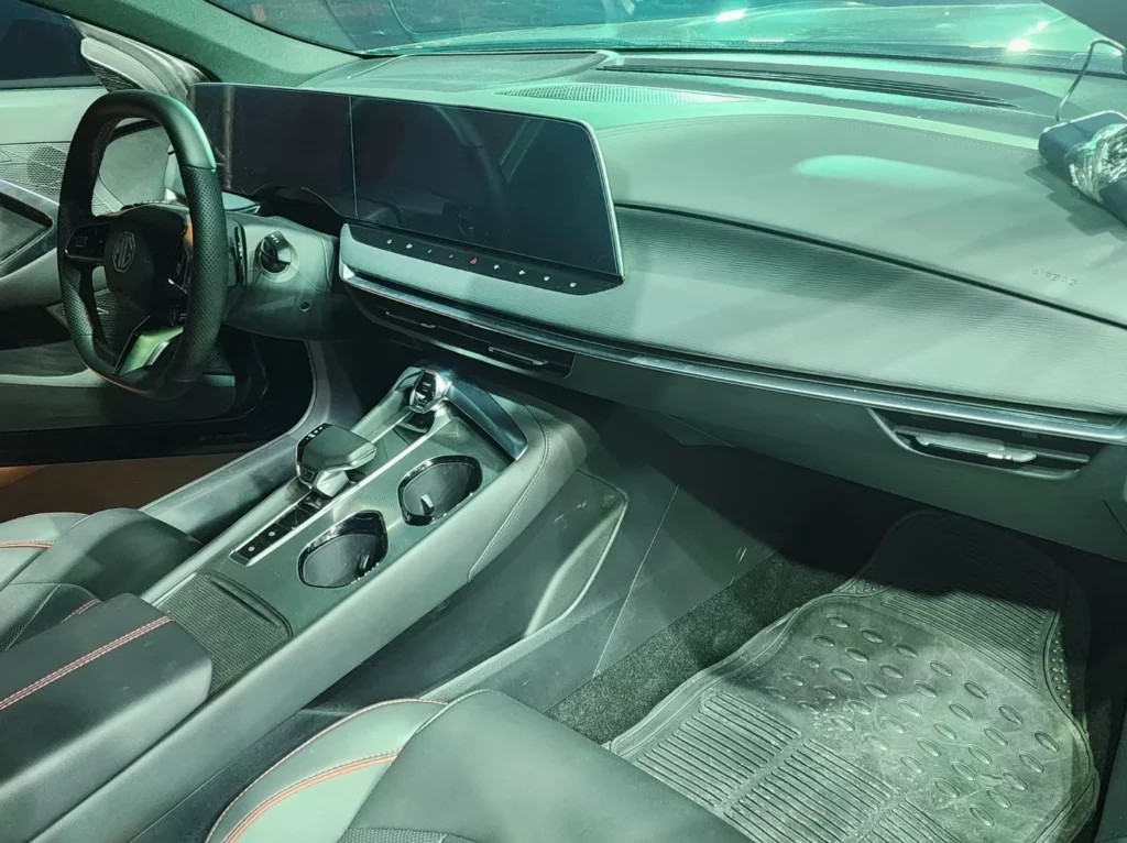 مقارنة بين MG7، Changan UNI-V، وGAC Empow: أيهم الأنسب لك في فئة السيدان الرياضية؟